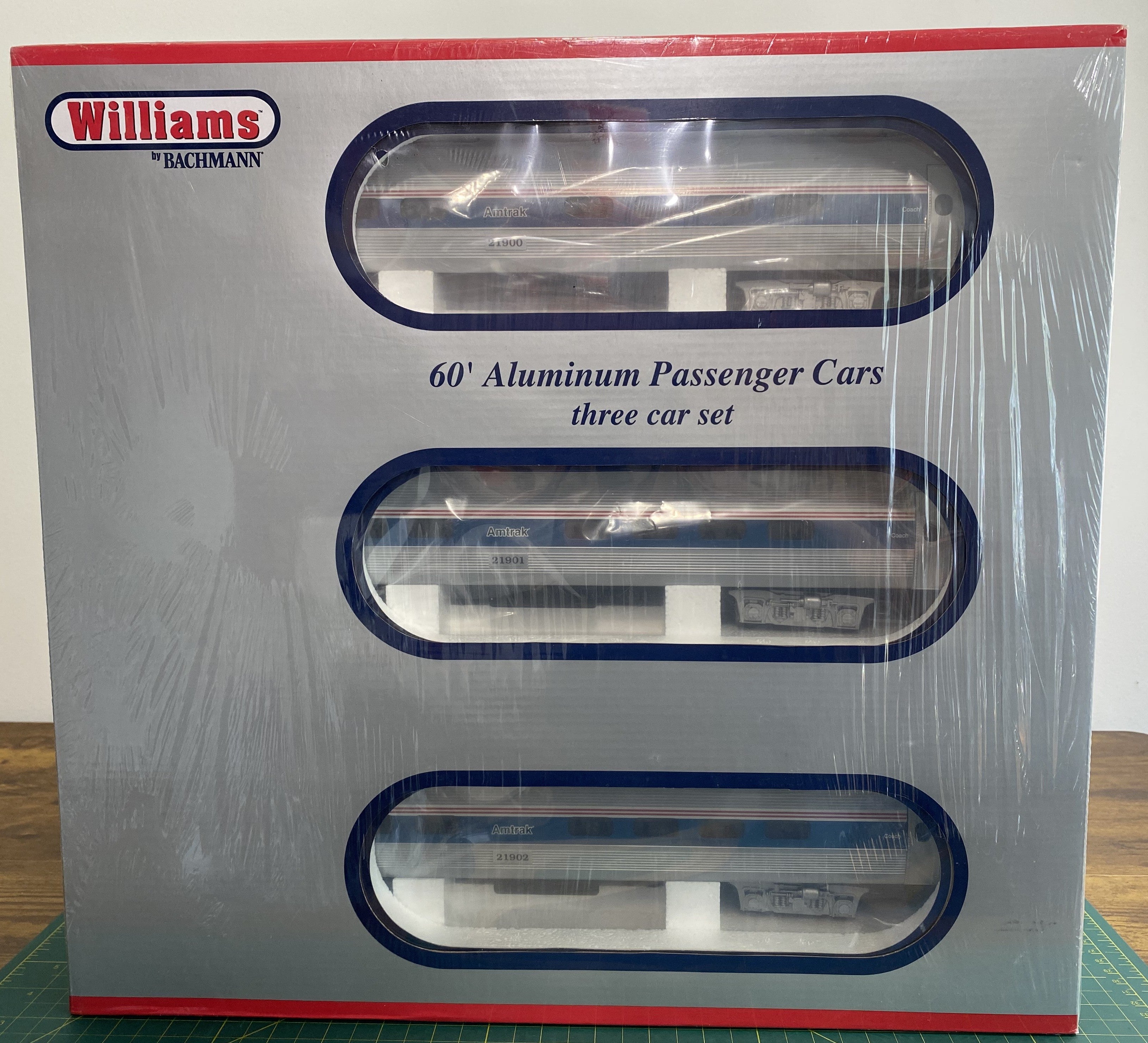 Williams 43502 Amtrak Phase IV 60' Amfleet 3 Car Coach Set – Traintiques