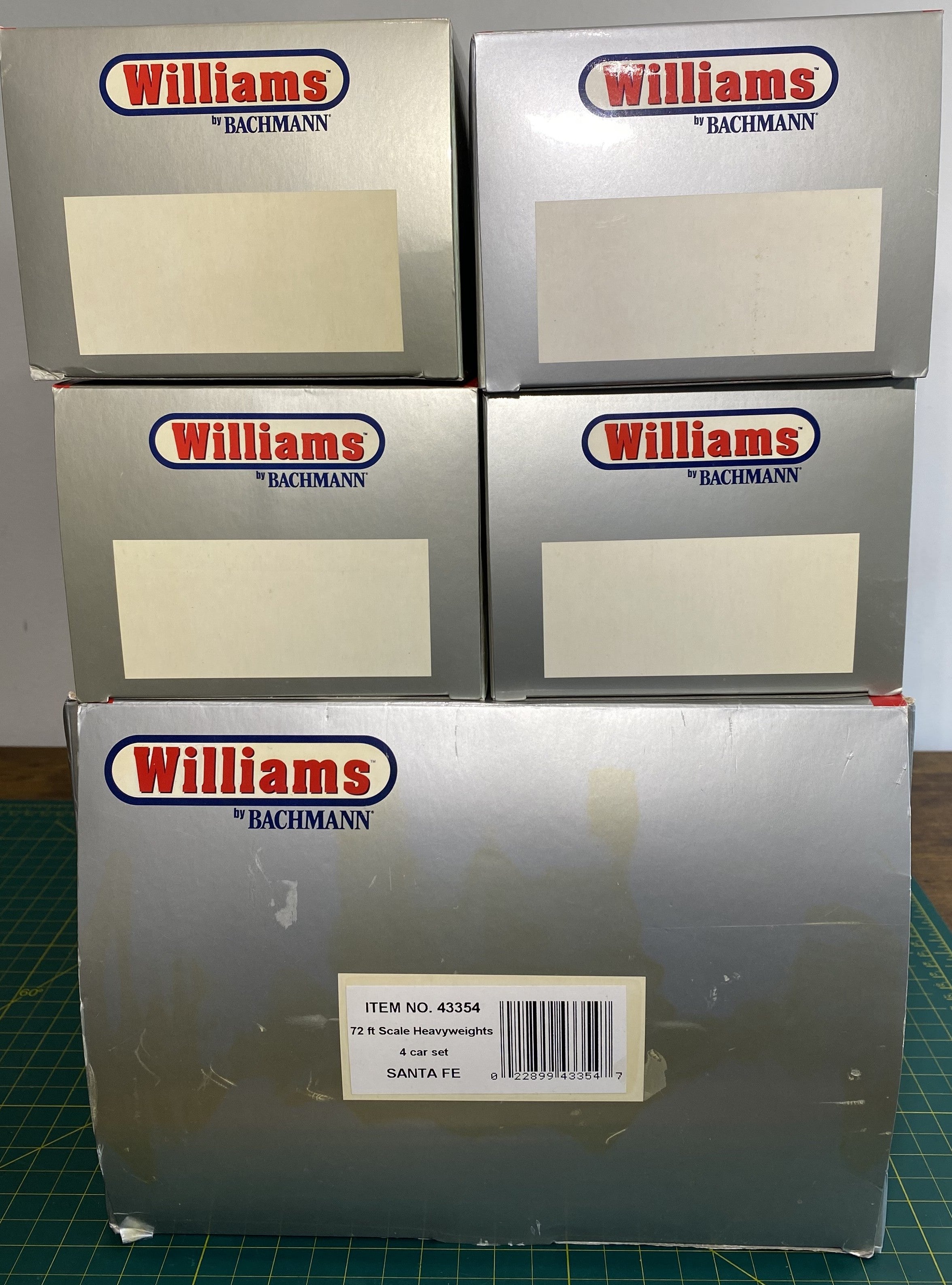 Williams 43354 Santa Fe 72’ Scale Heavyweights 4 Car Set – Traintiques